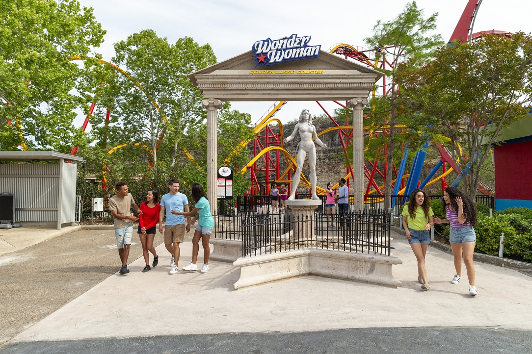 Flying start for Wonder Woman: Golden Lasso coaster - Park World Online