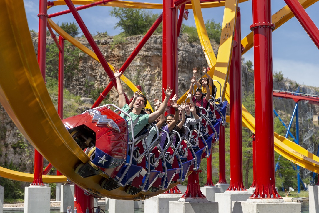 Flying start for Wonder Woman: Golden Lasso coaster - Park World Online